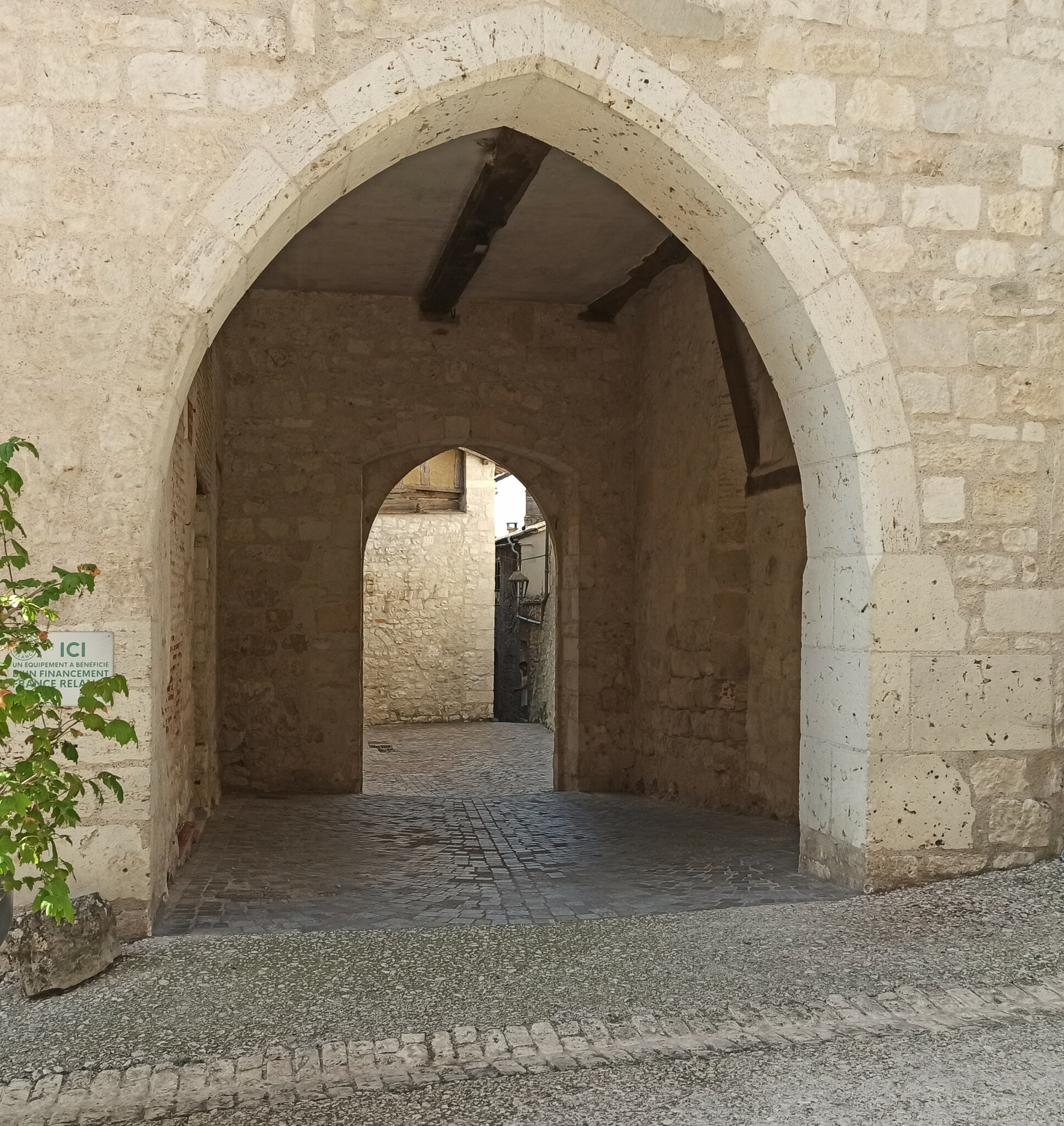 DÉCOUVRIR MONFLANQUIN